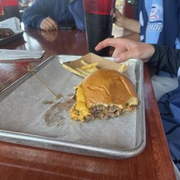 FIREHOUSE QUE & BREW - Updated August 2025 - 367 Photos & 600 Reviews ...