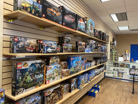 BRICKS & MINIFIGS CENTRAL - Updated October 2025 - 24 W Camelback Rd ...