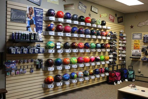 BEST BOWLING PRO SHOPS - Updated October 2025 - 15 Photos - 506 Droste ...