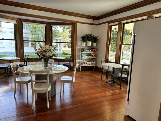 THE QUARTERS COFFEE HOUSE - Updated April 2025 - 363 Photos & 143 ...