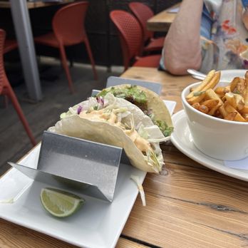 HOPMONK TAVERN - Updated July 2025 - 652 Photos & 886 Reviews - 230 ...