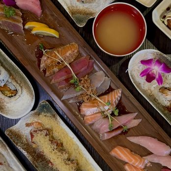 SHOW SUSHI - Updated May 2024 - 3931 Photos & 2584 Reviews - 957 W ...