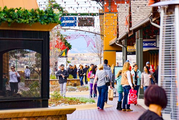 OUTLETS AT CASTLE ROCK - Updated July 2025 - 162 Photos & 227 Reviews ...