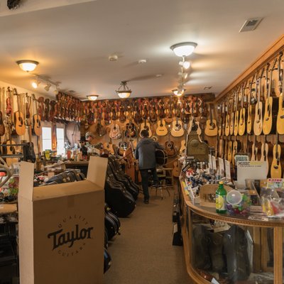 MUSIC OUTLET - Updated October 2025 - 19 Photos & 19 Reviews - 1050 ...