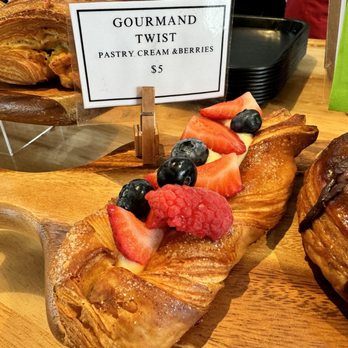 COCOTTE - Updated January 2025 - 48 Photos & 20 Reviews - 9623 Bailey Rd, Cornelius, North ...