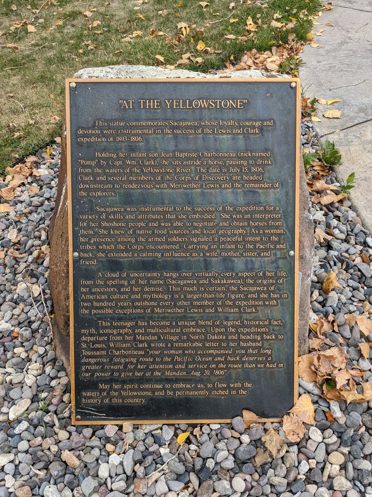 AT THE YELLOWSTONE STATUE - Updated December 2025 - 229 River Dr ...