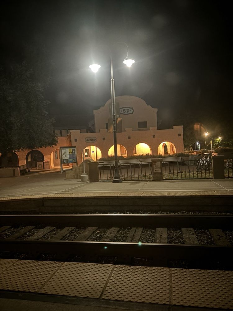 AMTRAK STATION - DAVIS - Updated April 2025 - 107 Photos & 65 Reviews ...