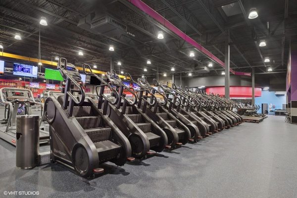 CRUNCH FITNESS - SUNRISE - Updated January 2026 - 74 Photos & 25 ...