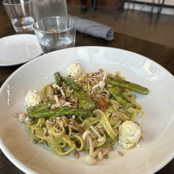 VU - Updated 2024 - 436 Photos & 341 Reviews - 133 E Cermak Rd, Chicago ...