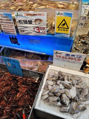 JMART - Updated December 2025 - 377 Photos & 182 Reviews - 136-20 ...