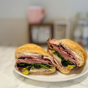 GATOR’S SPORTS BAR & GRILL - Updated December 2025 - 121 Photos & 234 ...