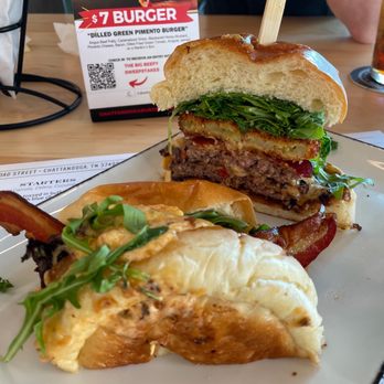 COMMON TABLE - Traditional American Restaurant - 3413 Broad St ...