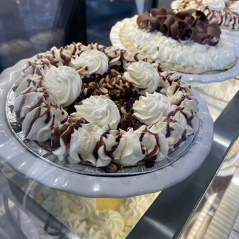 BUTTER SMITH KITCHEN & PIES - Updated May 2024 - 20 Photos & 30 Reviews ...