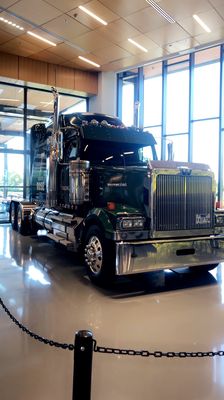 DAIMLER TRUCK NORTH AMERICA - Updated December 2025 - 21 Photos - 4555 ...