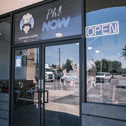 PHO NOW - Updated November 2025 - 1132 Photos & 476 Reviews - 505 W ...