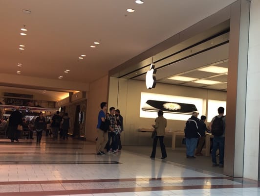 APPLE STORE - EDMONTON - Updated December 2025 - 66 Reviews - 5015 111 ...