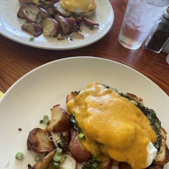 SIMPLE CAFE - Updated July 2025 - 604 Photos & 943 Reviews - 525 Broad ...