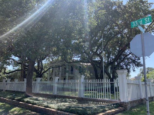 MENARD HOUSE - Updated September 2024 - 13 Photos - 1605 33rd St ...