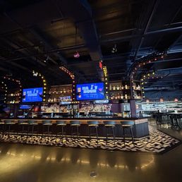 PUTTSHACK - OAKBROOK - Updated May 2025 - 473 Photos & 284 Reviews ...