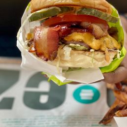 EAZZY BURGER - Updated November 2025 - 332 Photos & 148 Reviews - 3204 ...