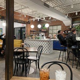 THE HALL’S PIZZA KITCHEN - Updated October 2025 - 862 Photos & 705 ...