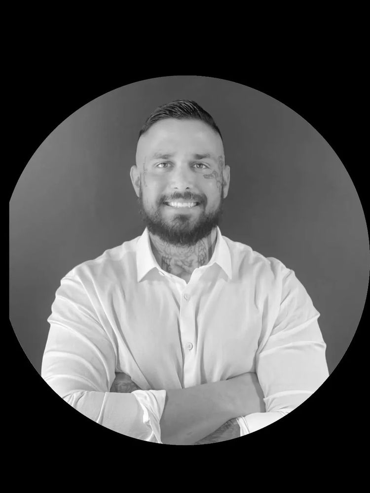 THE TATTOOED REALTOR - Updated February 2025 - Contact Agent - 6955 ...