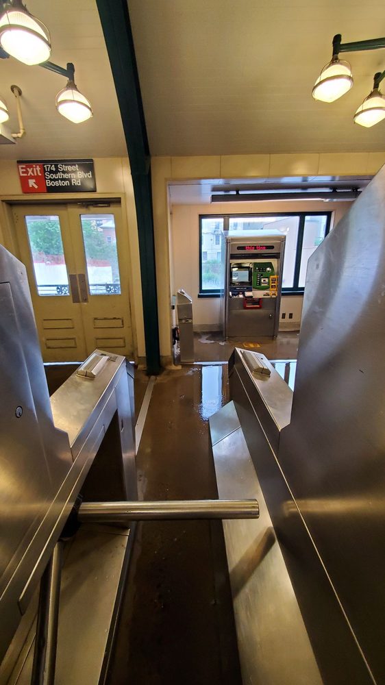 MTA - 174TH STREET SUBWAY STATION - Updated March 2025 - 23 Photos ...