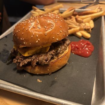 CHOMP KITCHEN AND DRINKS - Updated 05/2025 - 428 Photos & 532 Reviews ...