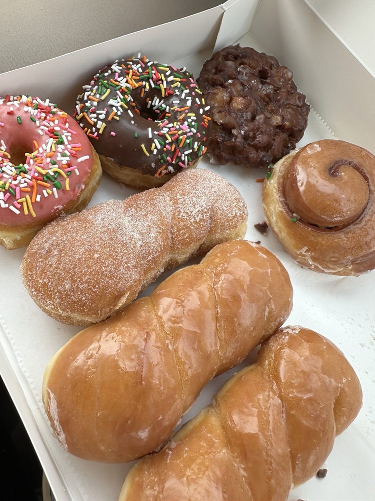 DANNY’S DONUTS - Updated September 2024 - 13 Photos & 49 Reviews - 4037 ...