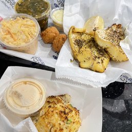 CAPLINGER’S FRESH CATCH - 742 Photos & 835 Reviews - 7460 N Shadeland ...