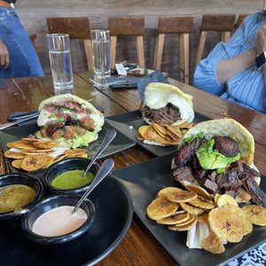 MAÏS AREPAS - 1083 Photos & 705 Reviews - Colombian - 1200 Carondelet ...