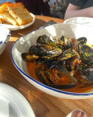 DEAR GUS SNACK BAR - Updated August 2025 - 14 Photos - 2040 Quebec ...