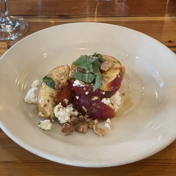 THE PLIMOTH - Updated May 2024 - 360 Photos & 369 Reviews - 2335 E 28th ...