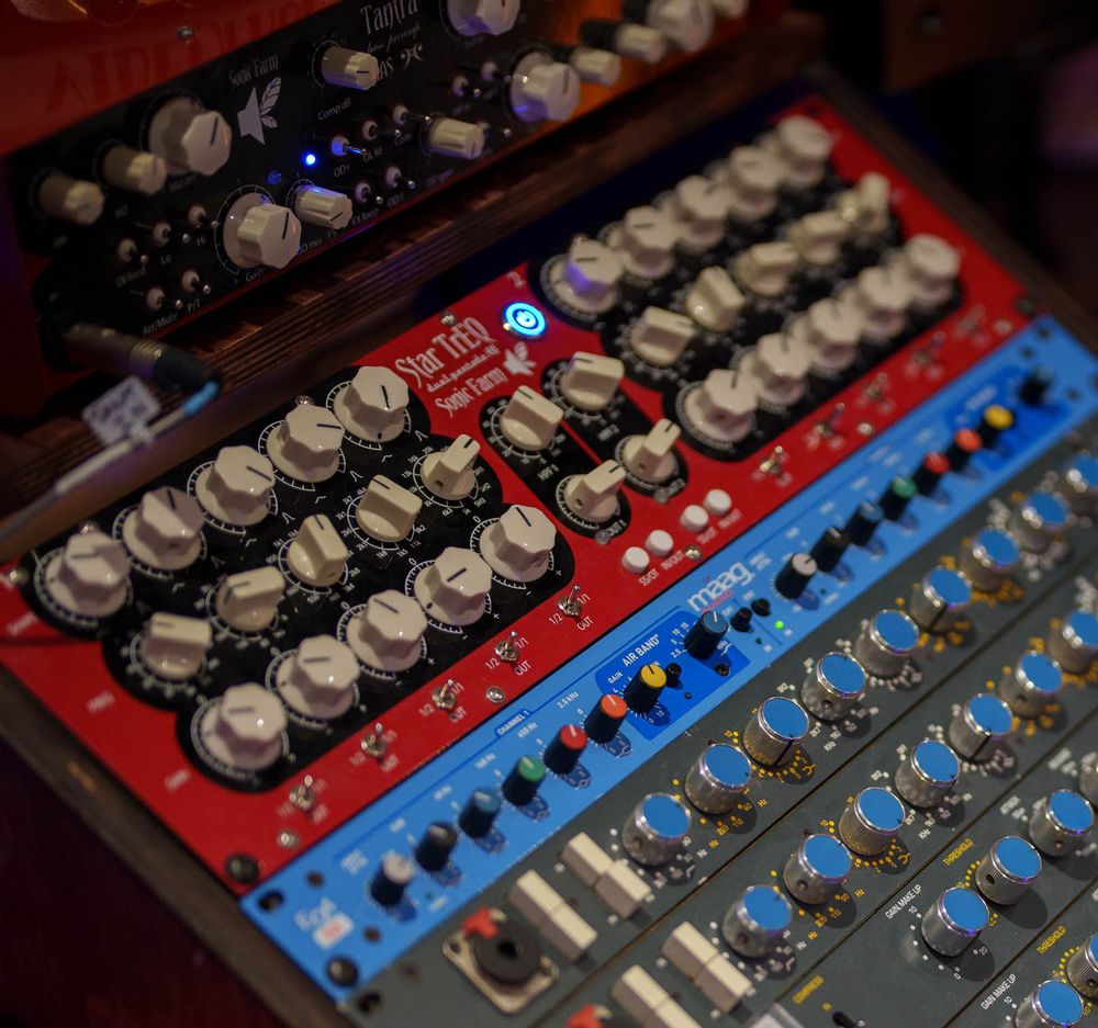 BLUE LIGHT STUDIO - Updated July 2025 - 10 Photos - 1839 Franklin ...