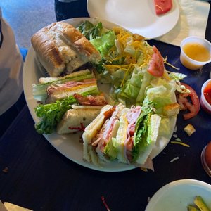 HOOCH’S 66 BAR & GRILL - 39 Photos & 28 Reviews - 5035 E Powell Lake Rd ...