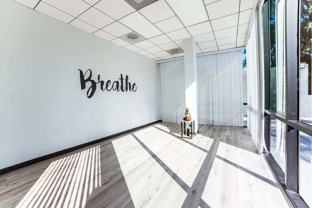 VANITY WELLNESS CENTER - Updated 05/2025 - 29 Photos - 19935 Ventura ...