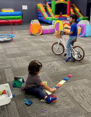 KIDZ INDOOR PLAYGROUND - Updated June 2024 - Grand Rapids, Michigan ...