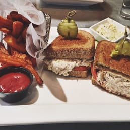 THE RANGE BAR & GRILLE - Updated July 2025 - 122 Photos & 189 Reviews ...