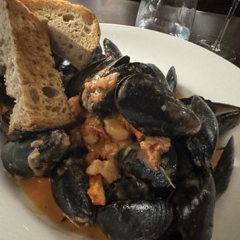 JAMES & MAIN - Updated November 2024 - 38 Photos & 17 Reviews - 1 Main ...