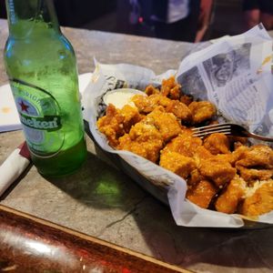 III GUYS RESTAURANT AND SPORTS BAR - Updated September 2025 - 43 Photos ...