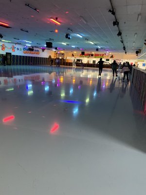RAINBOW SKATELAND - Updated October 2025 - 13 Photos - 1109 Lincoln Ave ...