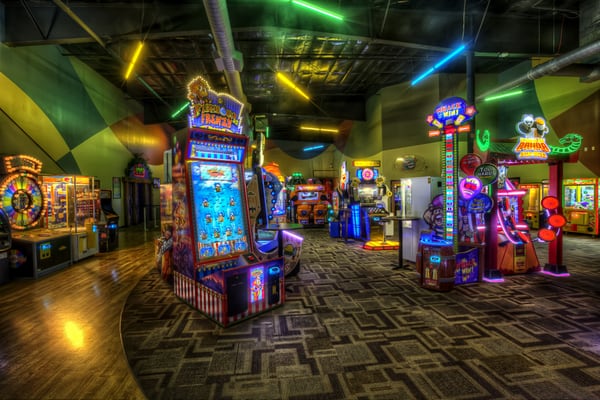 EDISON’S ENTERTAINMENT COMPLEX - Updated May 2025 - 95 Photos & 113 ...