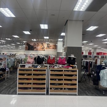 TARGET - Updated October 2025 - 562 Photos & 548 Reviews - 789 Mission ...