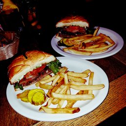 PORTWAY TAVERN - Updated September 2024 - 87 Photos & 165 Reviews - 422 ...