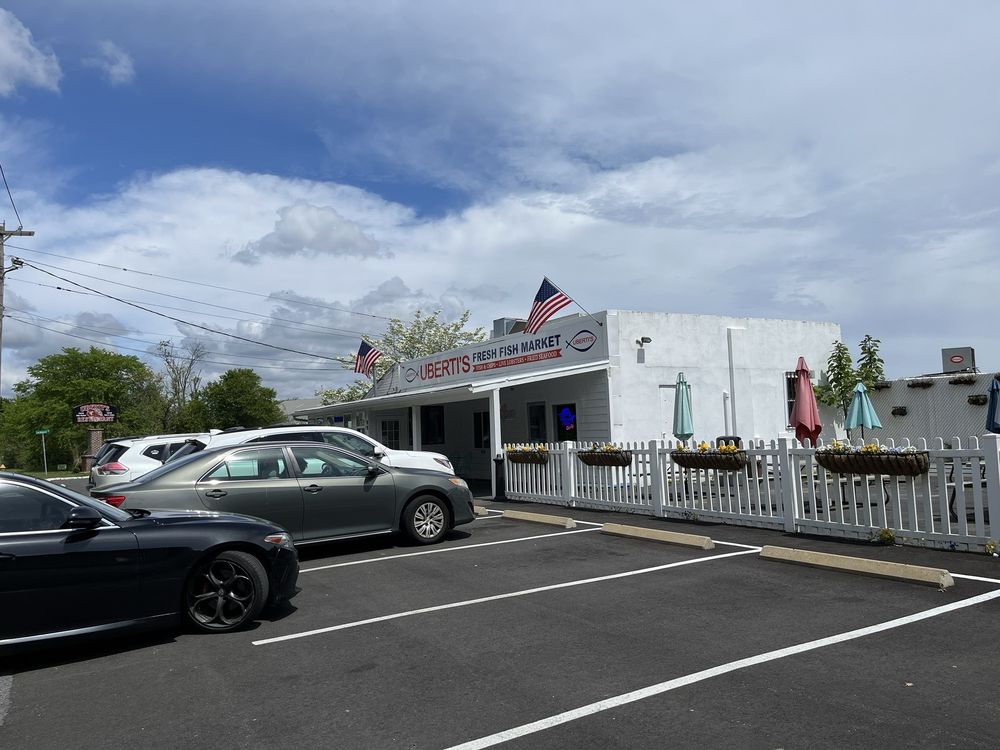 UBERTI’S FISH MARKET - Updated January 2026 - 62 Photos & 125 Reviews ...