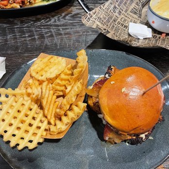 WALK-ON’S SPORTS BISTREAUX - CLEMSON RESTAURANT - Updated June 2024 ...