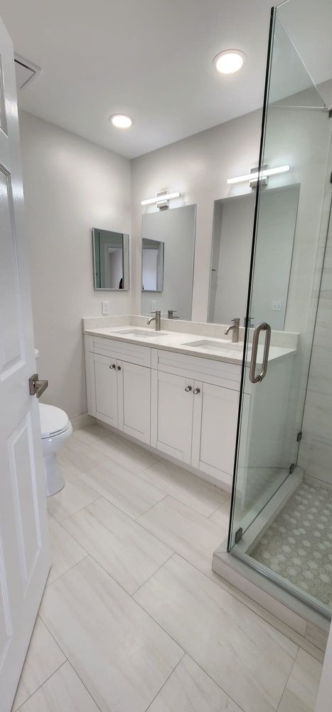 REX 22 CONSTRUCTION - Updated April 2025 - Request Consultation - 27 Photos - 804 S Military ...