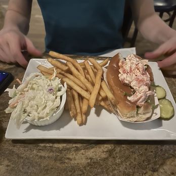 JOE FISH SEAFOOD RESTAURANT AND BAR - Updated October 2025 - 243 Photos ...