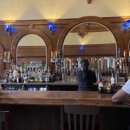 GRAND TRUNK PUB - Updated July 2025 - 432 Photos & 685 Reviews - 612 ...