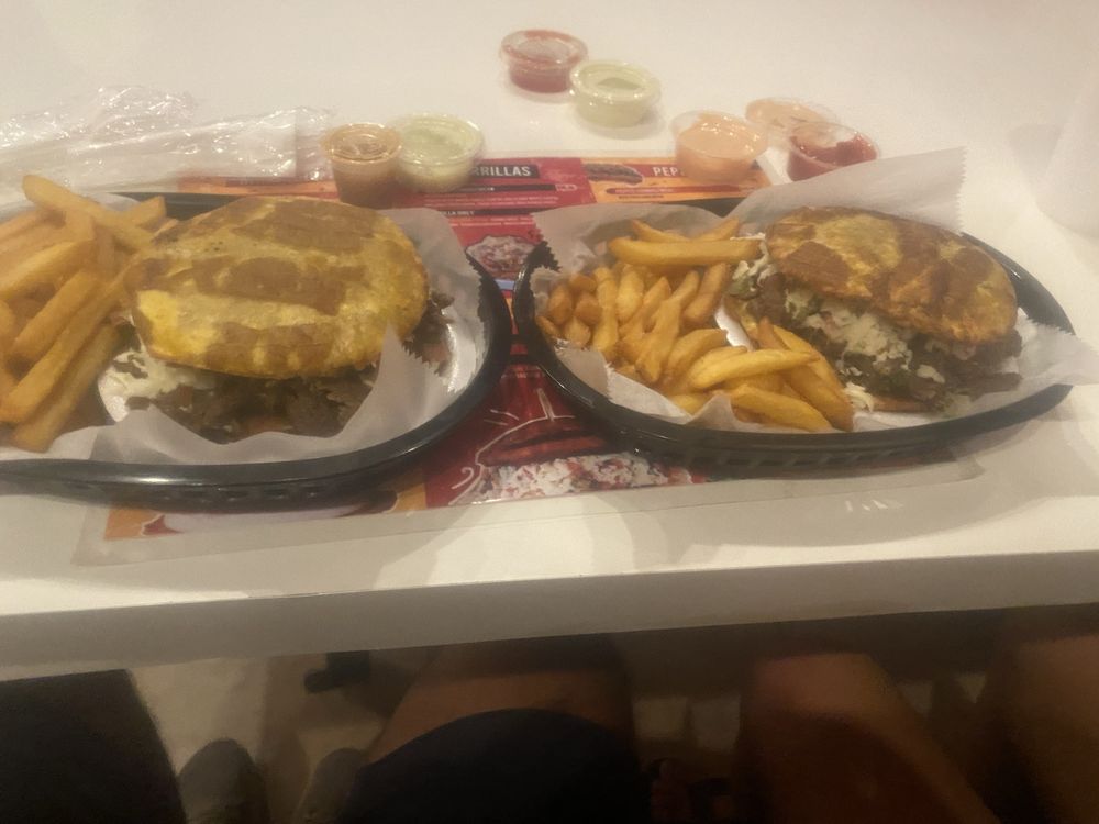 MAXI AREPA - Updated October 2025 - 308 Photos & 220 Reviews - 11386 ...